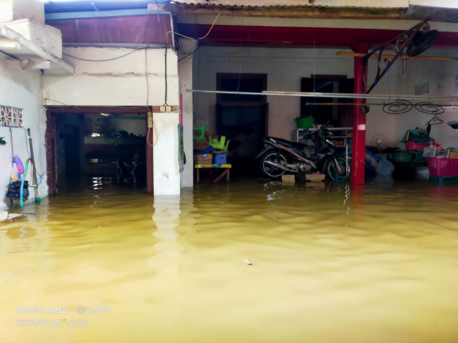 Curah Hujan Tinggi Luapan Air Kali Kemuning Banjiri Kota Sampang ... Curah Hujan Tinggi Luapan Air Kali Kemuning Banjiri Kota Sampang ...