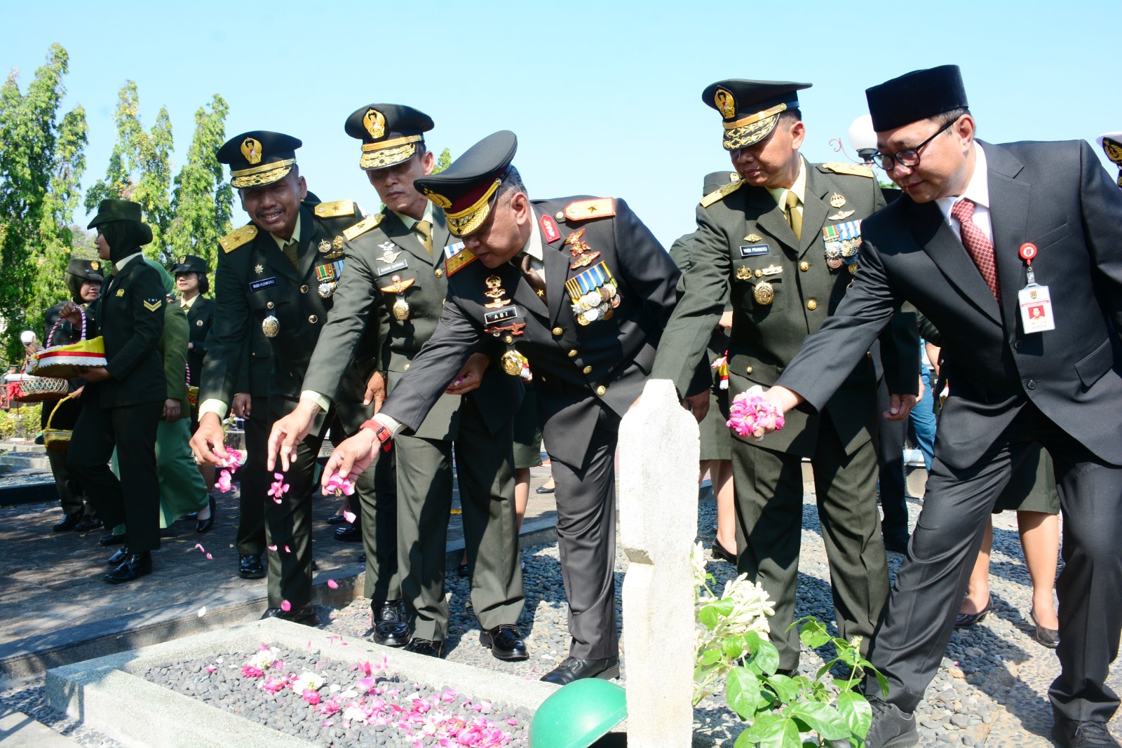 Sambut HUT ke-78 TNI dan HUT ke-73 Kodam IV/Diponegoro, Kasdam IV ... Sambut HUT ke-78 TNI dan HUT ke-73 Kodam IV/Diponegoro, Kasdam IV ...